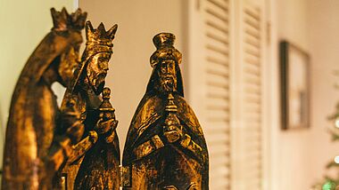 Heilige Drei Könige oder Epiphanias: Der Segen für das neue Jahr kommt - nordkirche.de