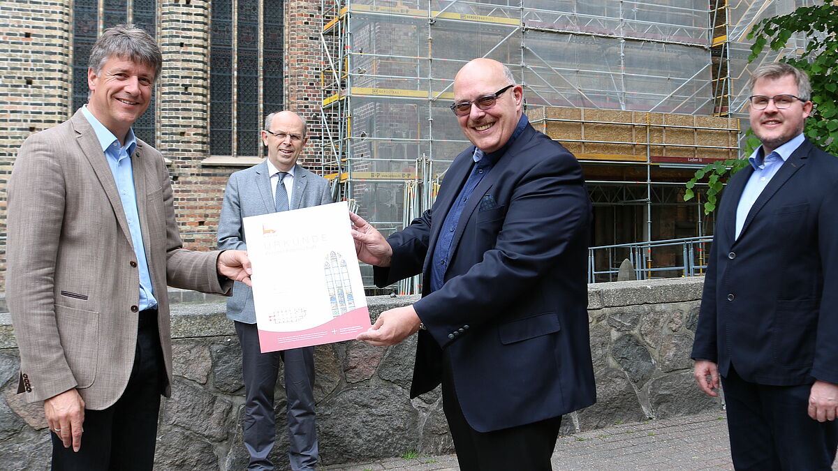 Eine Fenster-Patenschaft für Bürgermeister a. D. Dr. Arthur ...